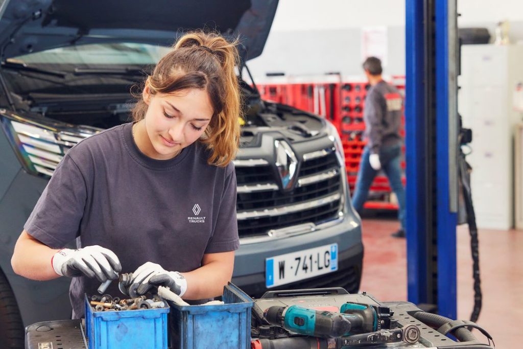 Renault Trucks presenta su portal Tira Millas | EnCamion