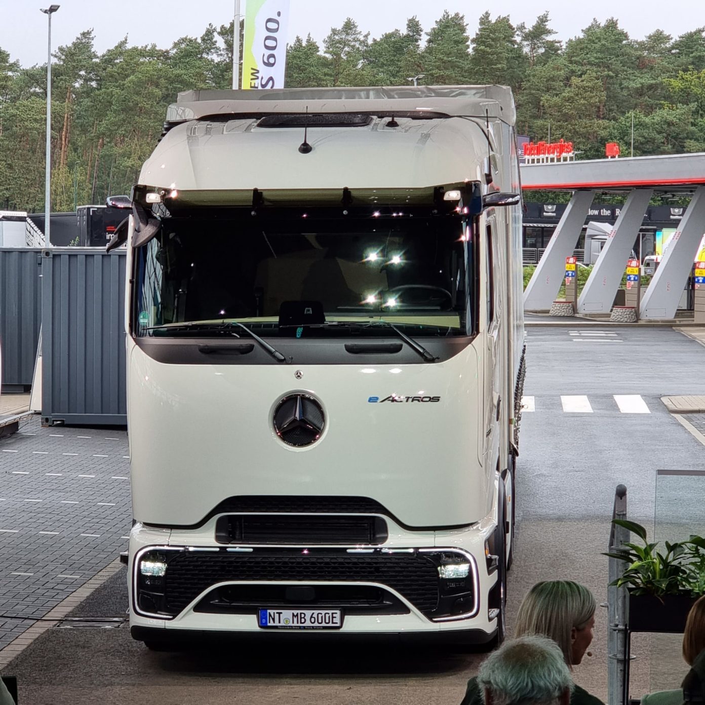 eActros 600 Mercedes Benz Trucks Tractora eléctrica de 800 CV | EnCamion